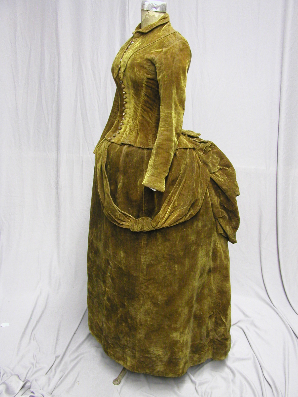 All The Pretty Dresses: Velvet Bustle Era Dress