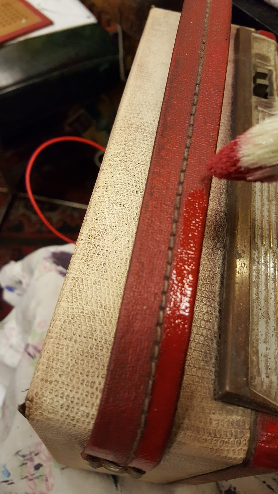 Salon cireur TALON ROUGE © Paris: PREMIERE CHEZ TALON ROUGE ...