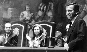 Una historia que aprender...: Tema 18: La transición democrática