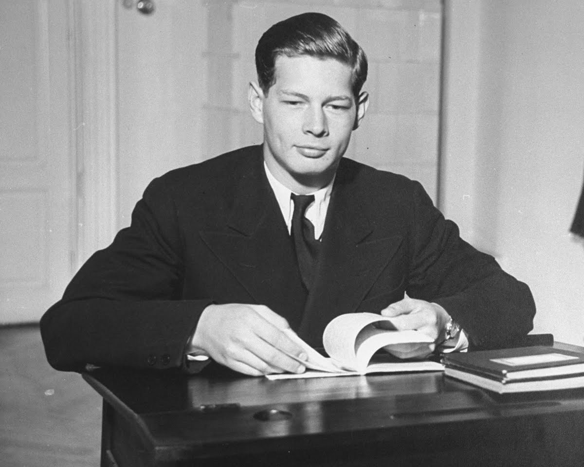 Turist în București: Regele Mihai I al României - 91 de ani