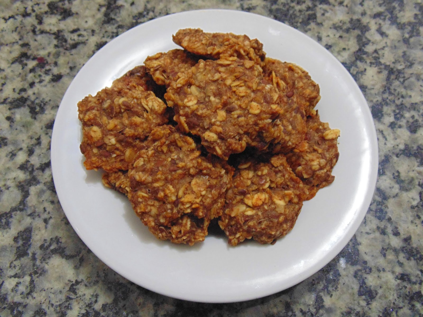 Proezas da Naty: Biscoito de aveia e banana sem adição de açúcar - Vegano