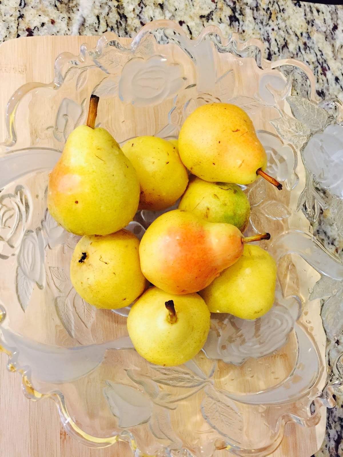 Making Stage 1 (Stage 1) Baby Food - Pears (Steamed) - It's All Gravy ...
