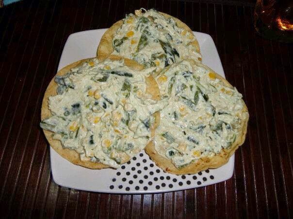 TOSTADAS DE POLLO CON CHILE POBLANO ~ COMIDA DE PETRY