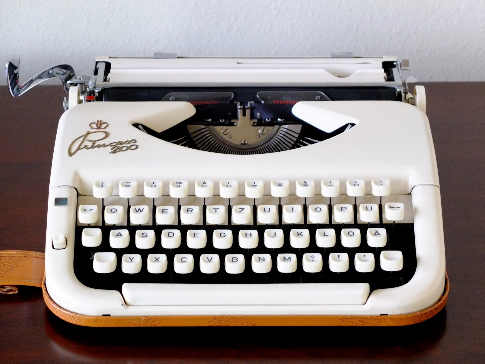 x over it: Some call this the best flat typewriter
