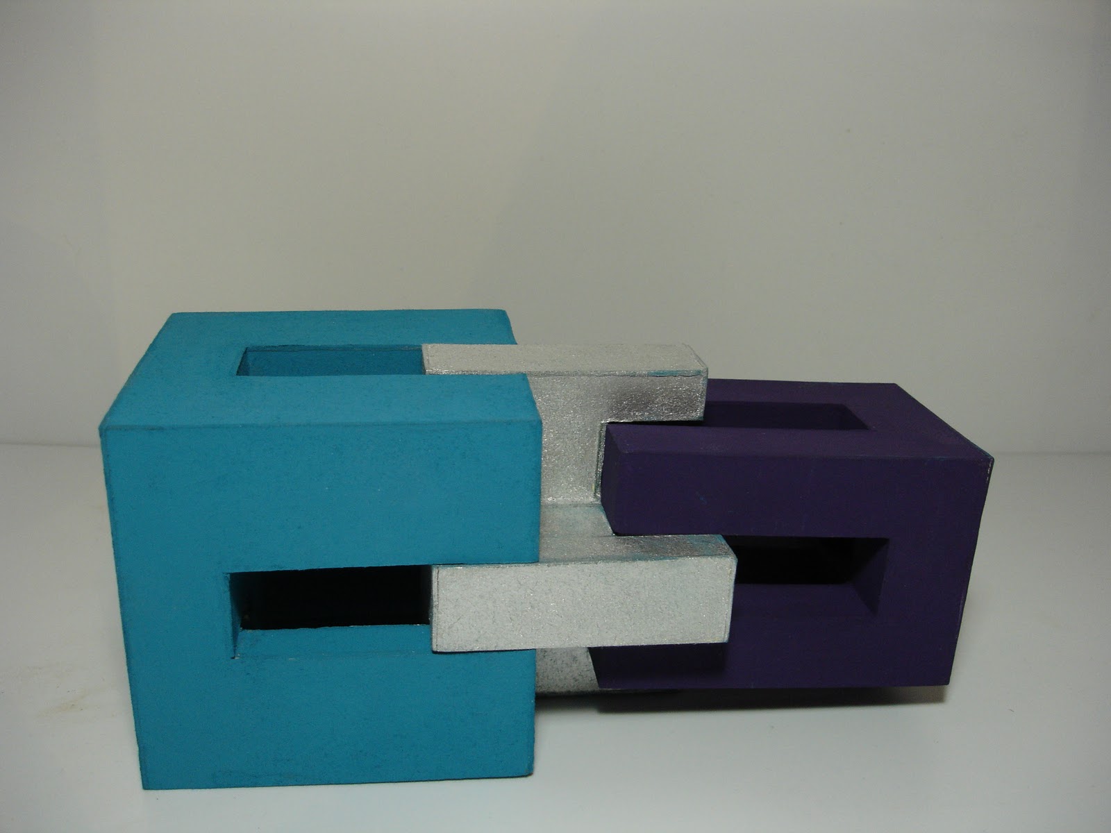 SkArq-12: Descomposición y armonía: Cubo Aureo