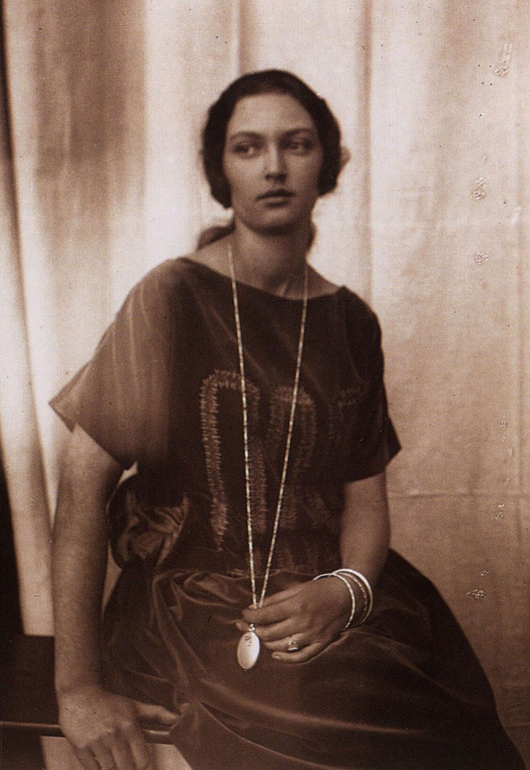 ART & ARTISTS: Alphonse Mucha - part 11