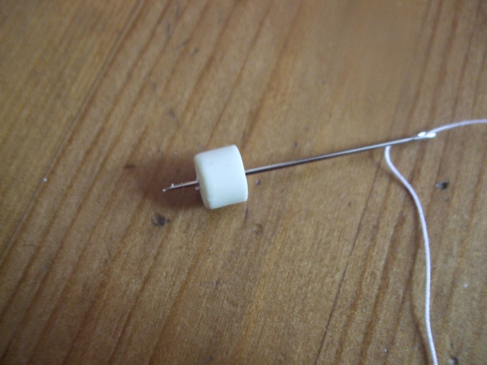 Marianne's Miniverse: The easiest way to make mini candles.