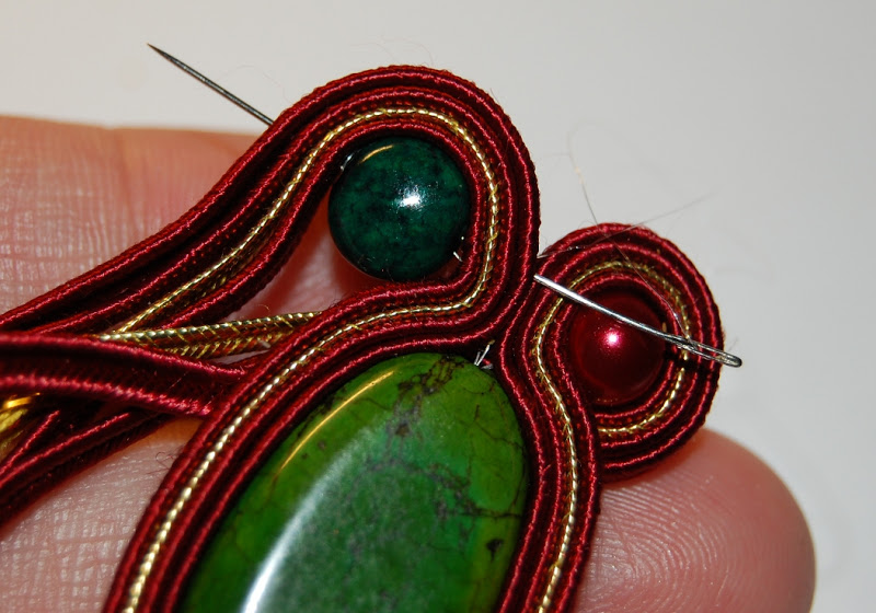 I ♥ soutache: Tutorial, or a few tips on how to create soutache earrings.