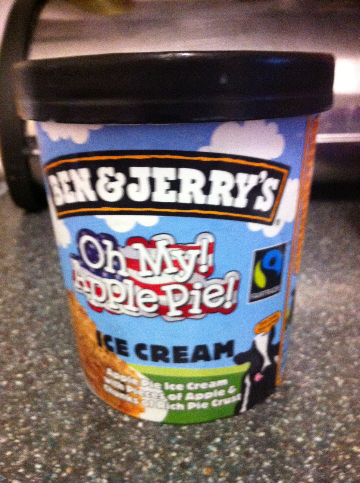 A Review A Day: Today's Review: Ben & Jerry's Oh My! Apple Pie