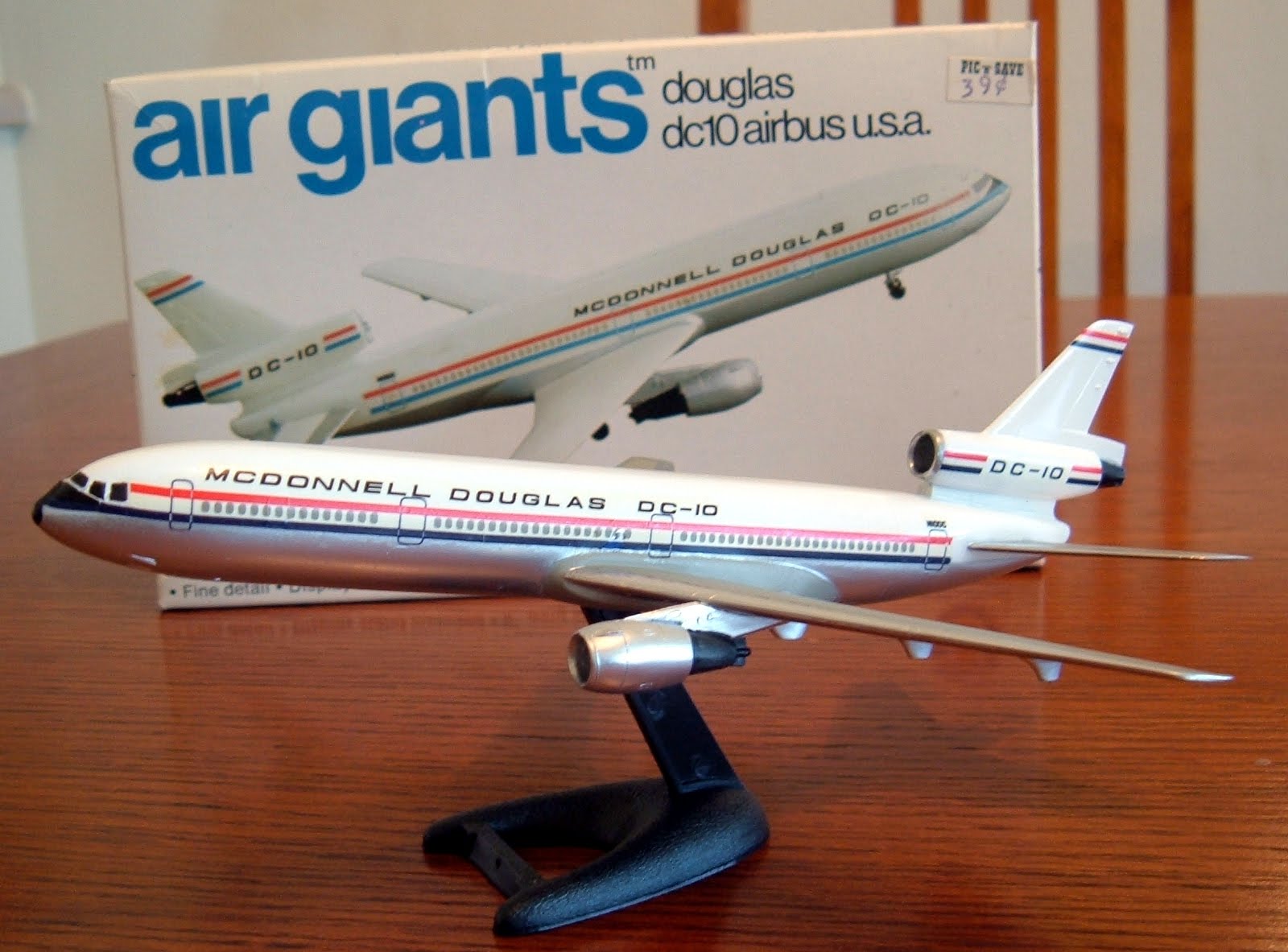 Model Airplane Memories: Entex "Air Giants" DC-10 Prototype