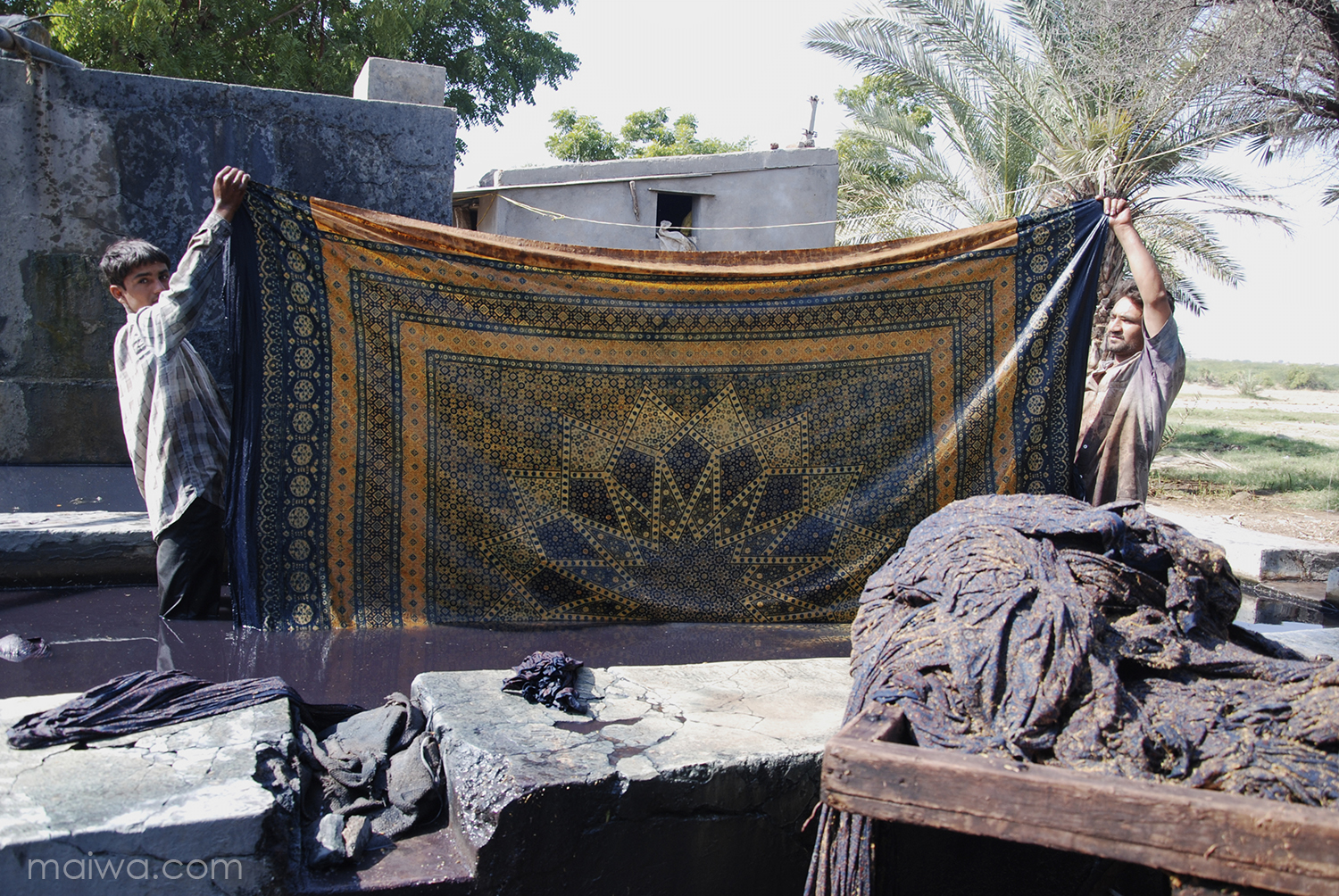 Review - The Art of Ajrakh - the MAIWA BLOG