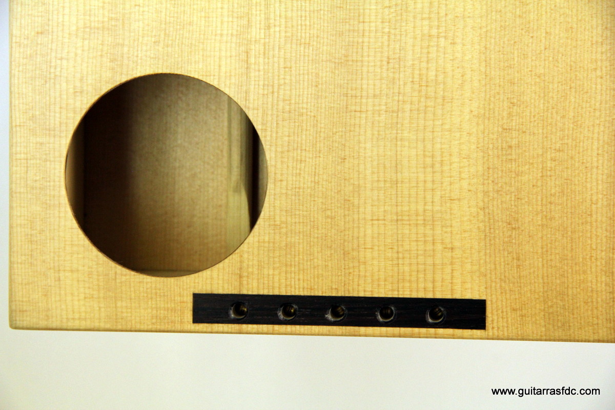 Luis Fernández de Córdoba, luthier: Sudanese Rababa