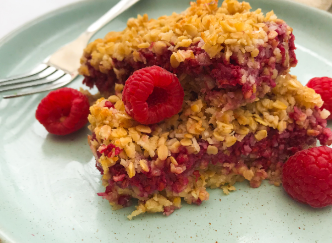 Coconut and Raspberry Flapjacks #desserts #cakerecipe