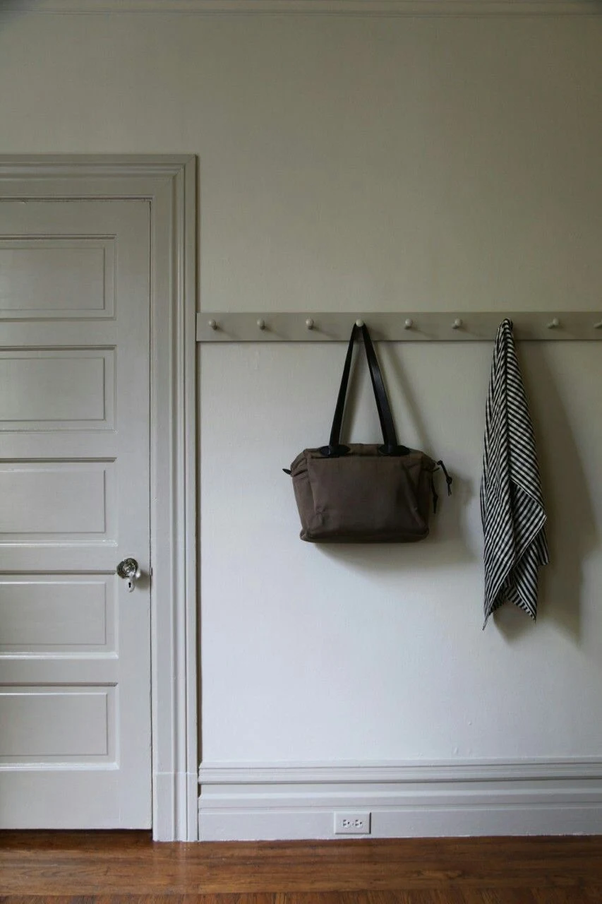 The Simple Shaker Peg Rail - Rambling Renovators