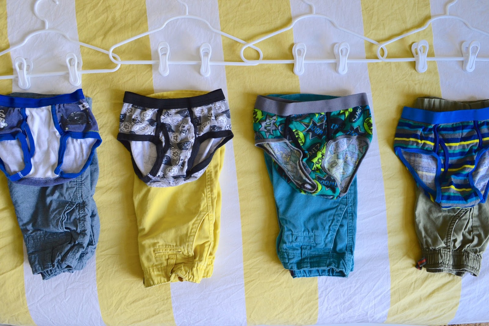 back to school: a quick way to lay out clothes - Design Post Interiors