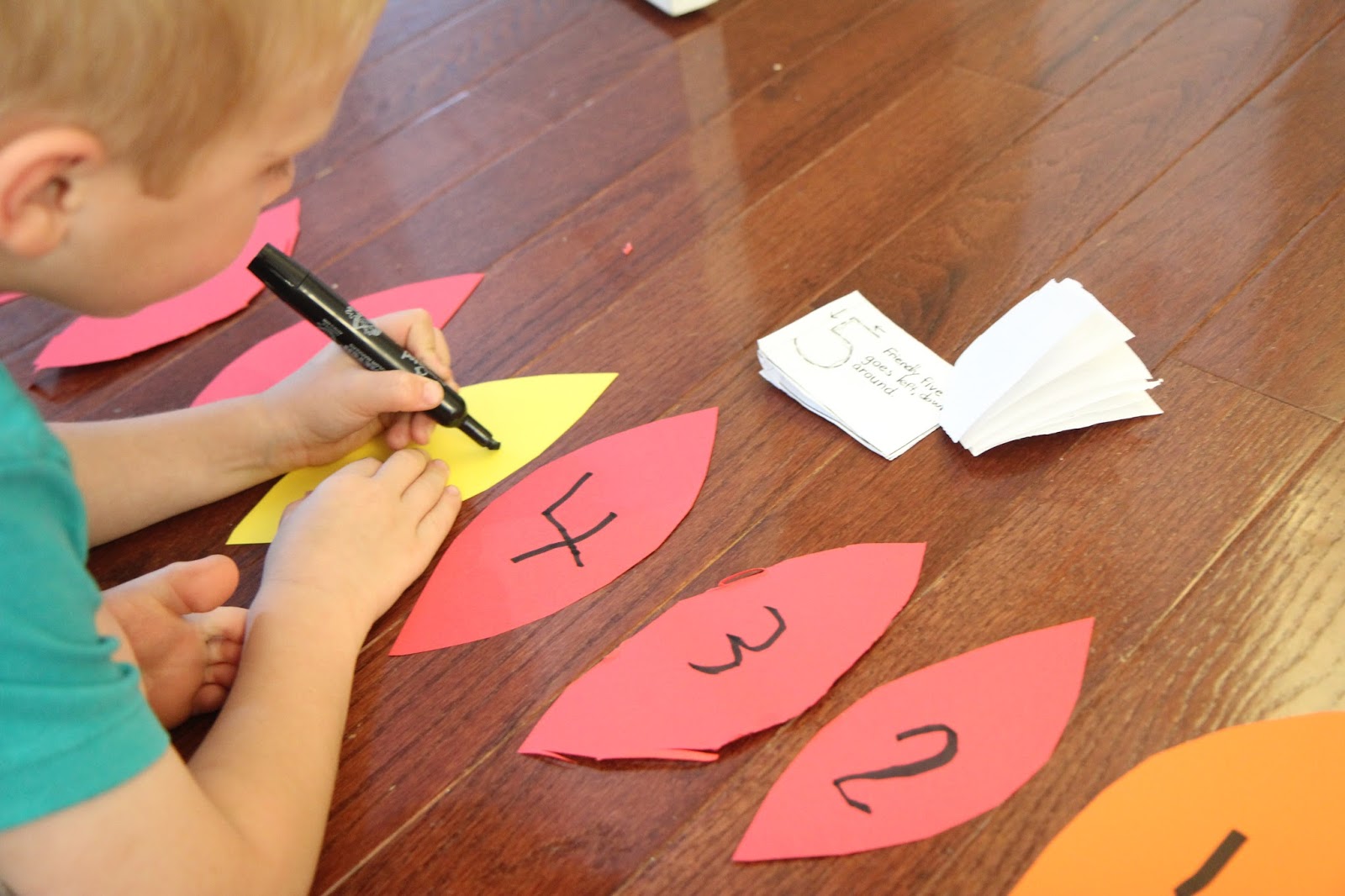 Fall Leaf Number Movement Game | Toddler Approved! | Bloglovin’