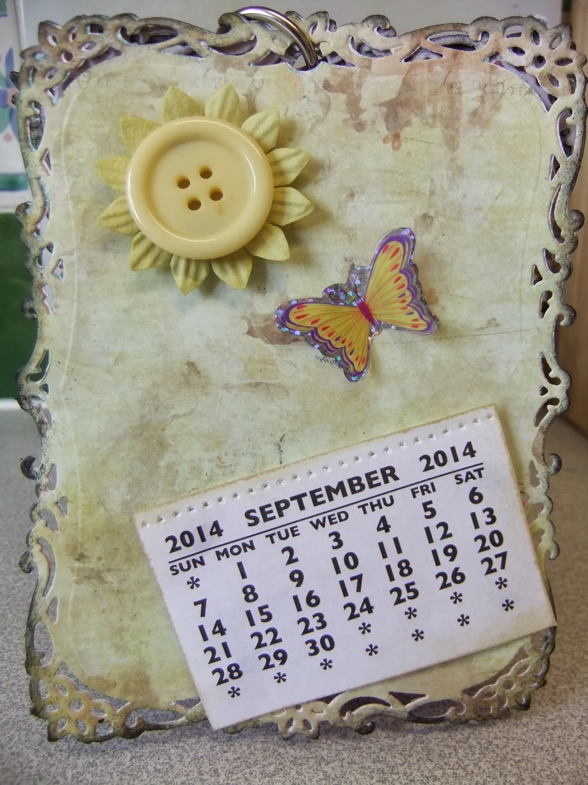 Challenge Entry for Lulupu : Handmade Desktop Calendar