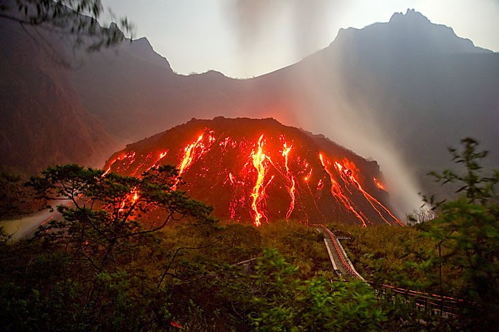 indonesian volcano: Kelud Eruption History (Kelut)