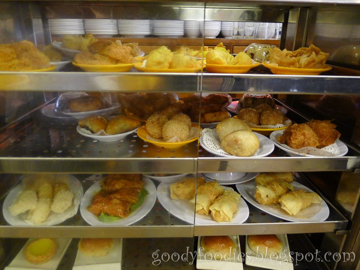 GoodyFoodies: Chinese Dim Sum @ Hong Kee Restaurant, Taman Connaught ...