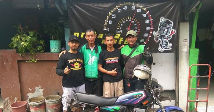 BIKIN HARU ...Sekelompok Anak Muda Membantu Bapak Ojek Online GOJEK ...