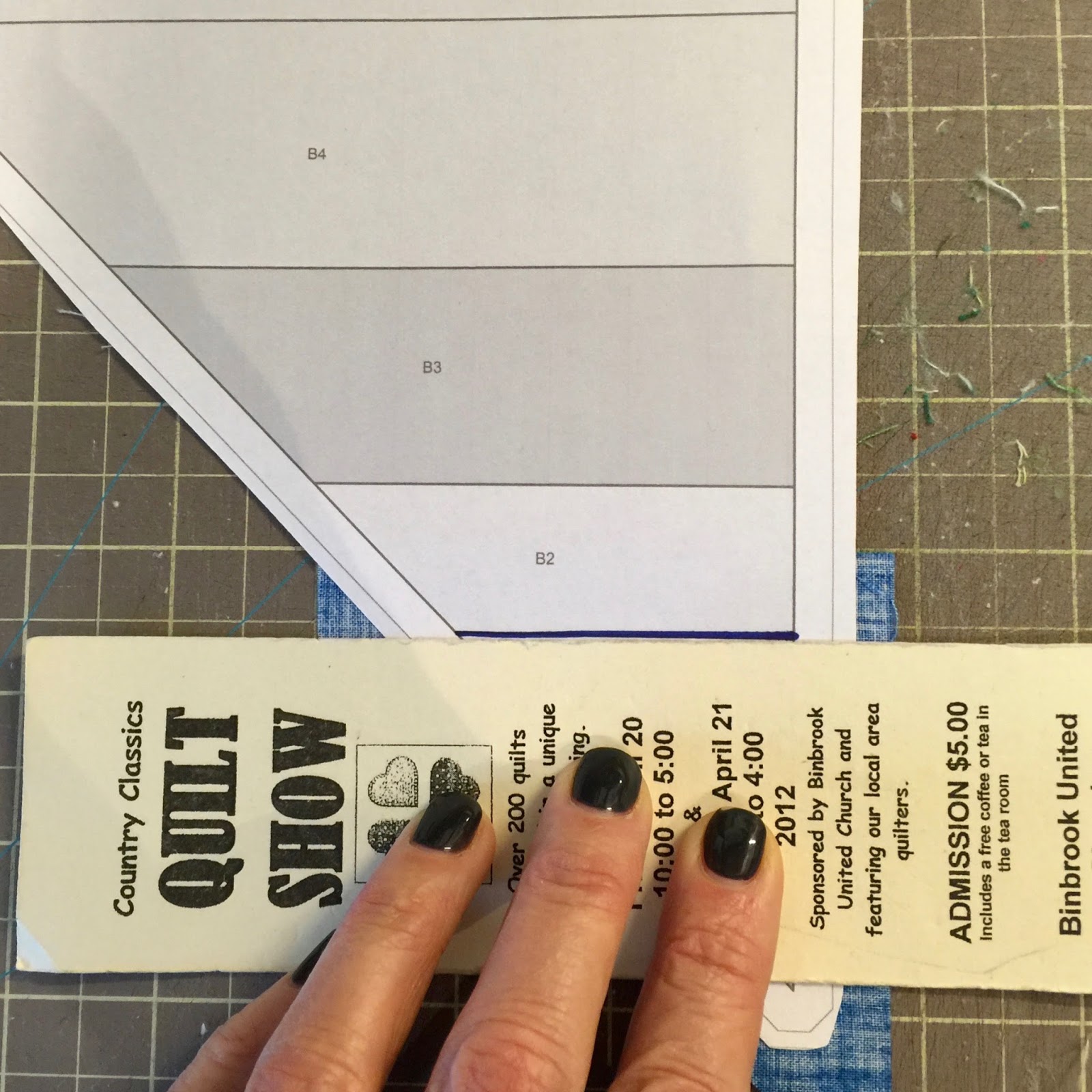 UpStairsHobbyRoom: Paper Piecing Basics Tutorial (One Block Wonders)