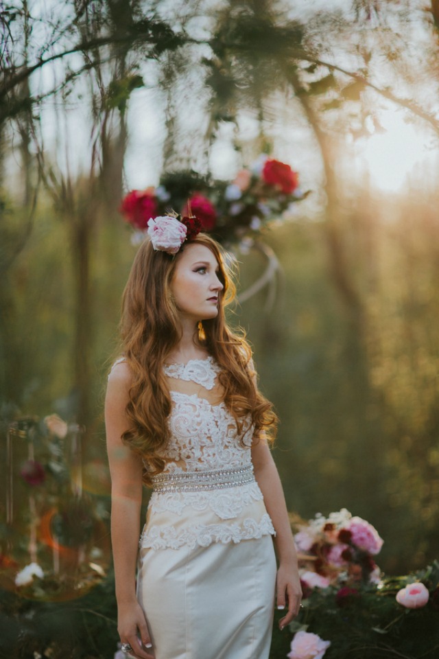 BRIDE CHIC: SPRINGTIME SHOOT IN THE WOODS