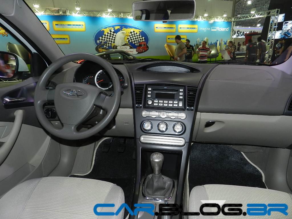 Chery apresenta Cielo hatch e sedan no Salão do Automóvel