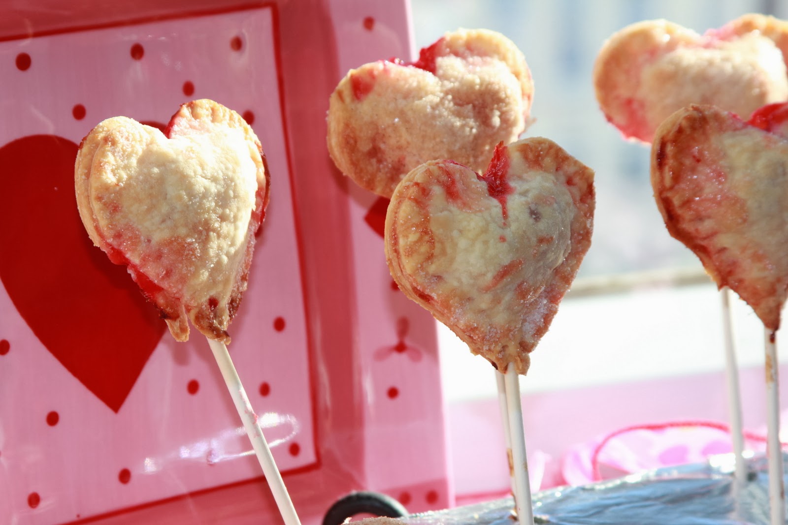 Punkie Pie's Place ...: Heart Shaped Cherry Pie Pops