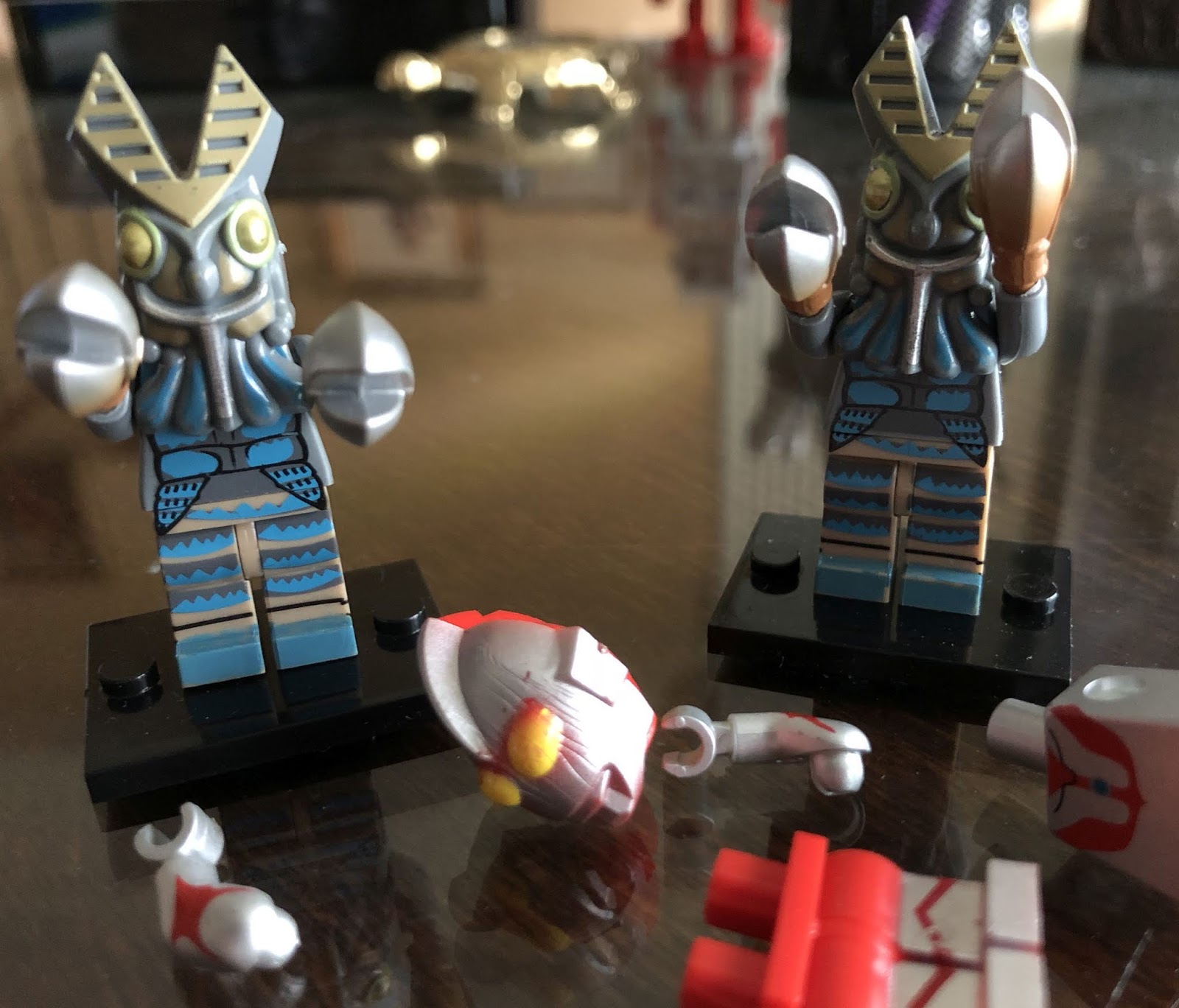 the sphinx: Bootlego Ultraman and Baltan minifigures!