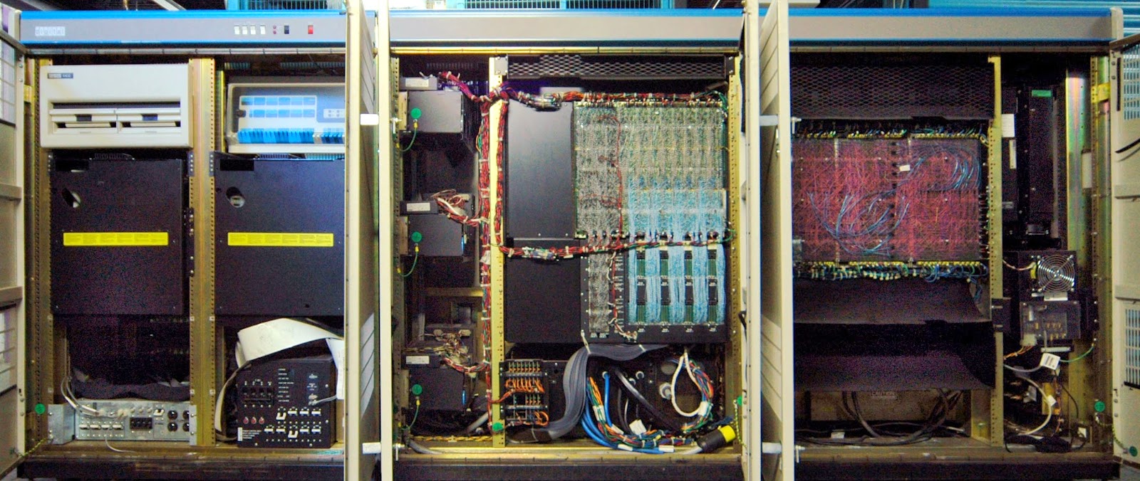 Exo Cruiser: Digital's DECSYSTEM-20 - Part 2 - Cabinets