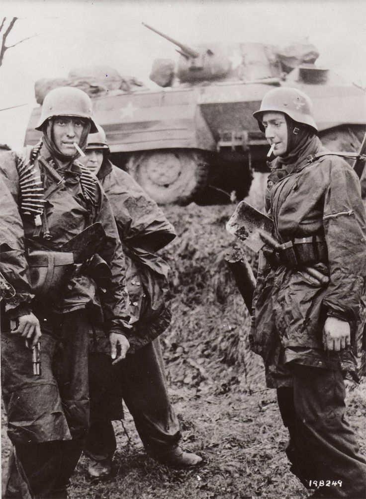 World War II in Pictures: Captured Weapons Put to Use