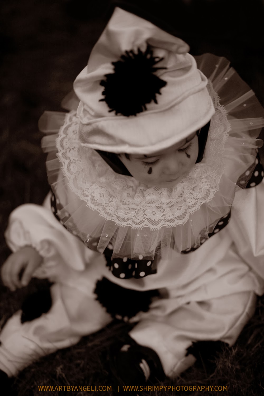 artbyangeli: Halloween: DIY Baby Pagliacci Costume