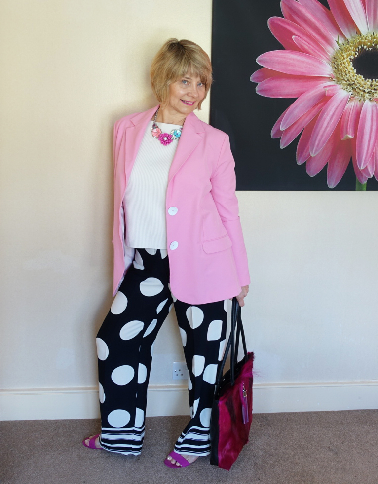 Meeting a fellow blogger to see the Mary Quant exhibition in London ...