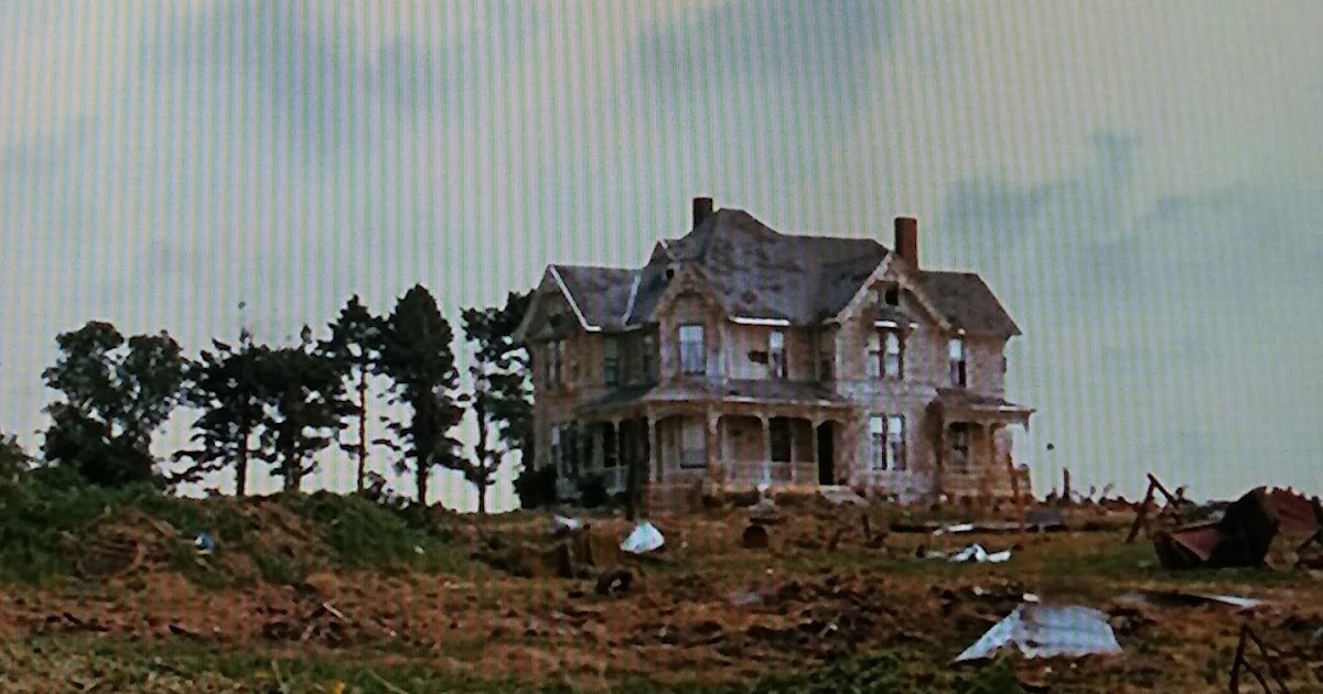 The Adventures of Blogger Mike: The Twister House - "Twister" Filming ...