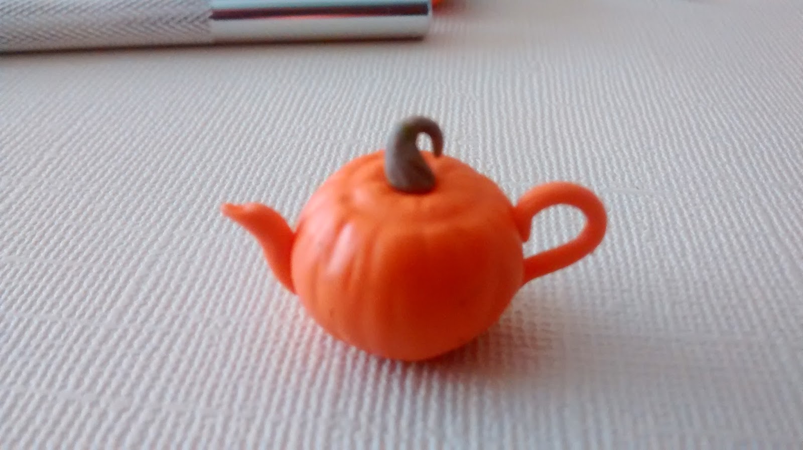 My Miniature World: Autumn Pumpkin Tea Pot - Tutorial
