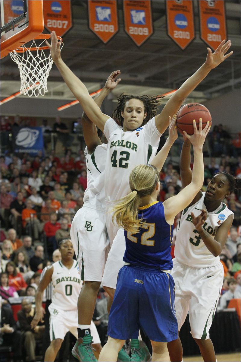 Women in the Media: Weekend Buzz About Possibility Of An NBA Female Player