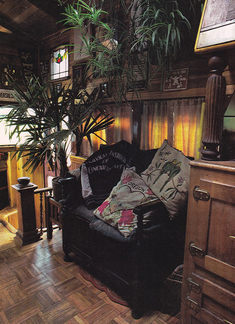 Moon to Moon: Rolling Homes: Handmade houses on Wheels Pt.1