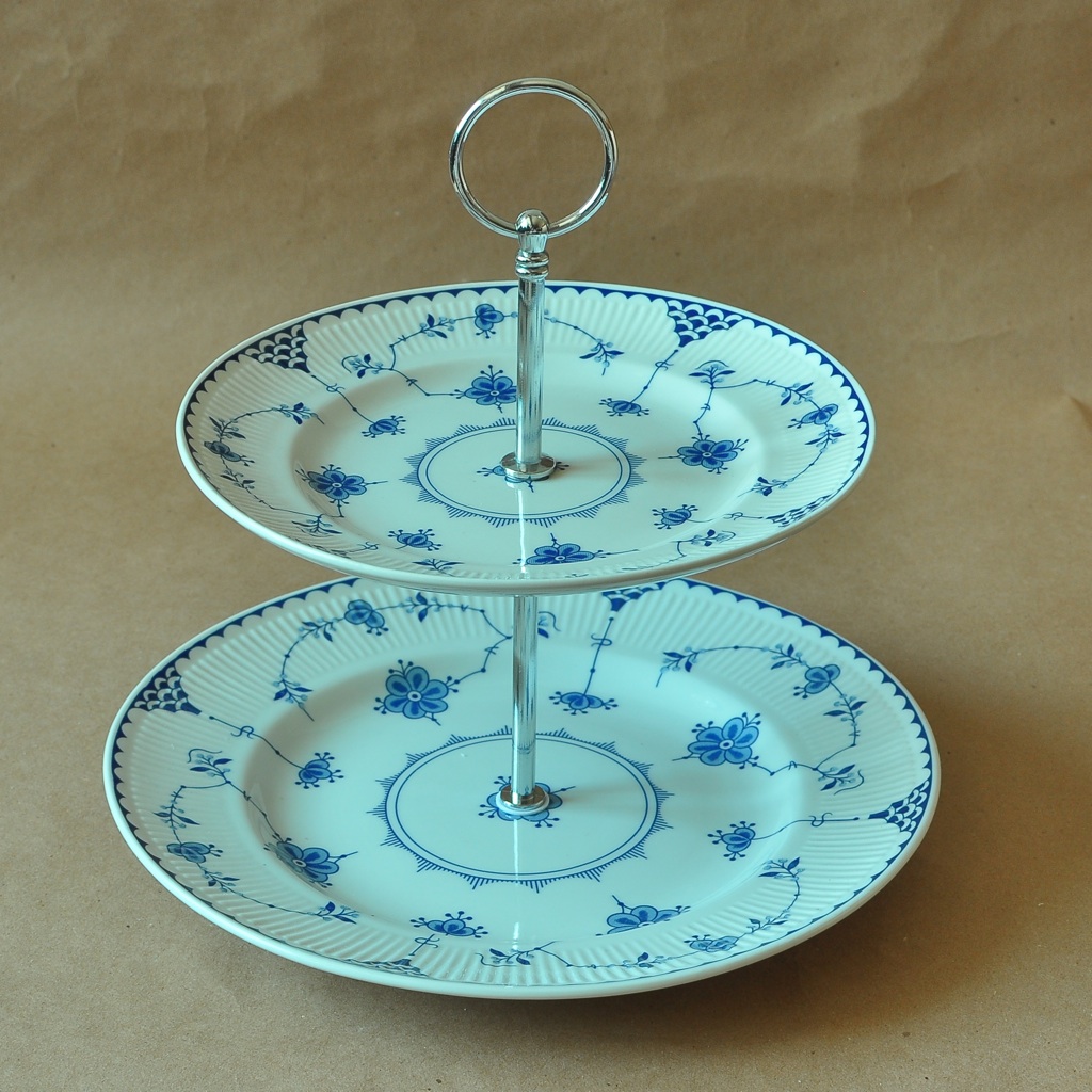 Le Trésor Caché: DINING/KITCHEN