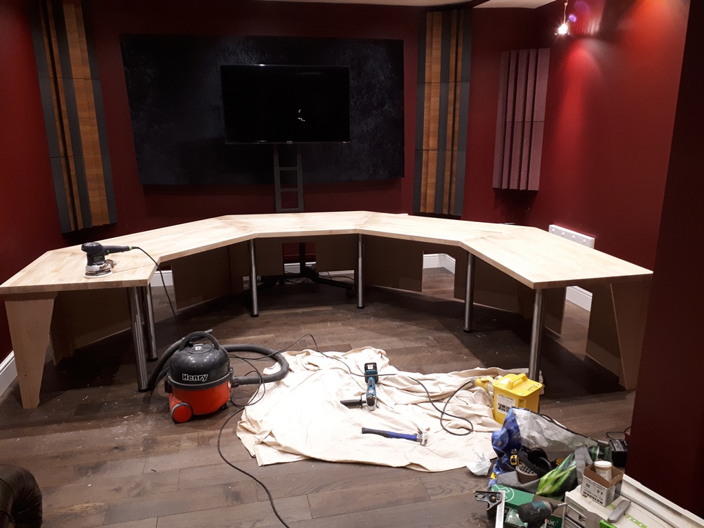 An English Homestead: Making A Huge Desk!