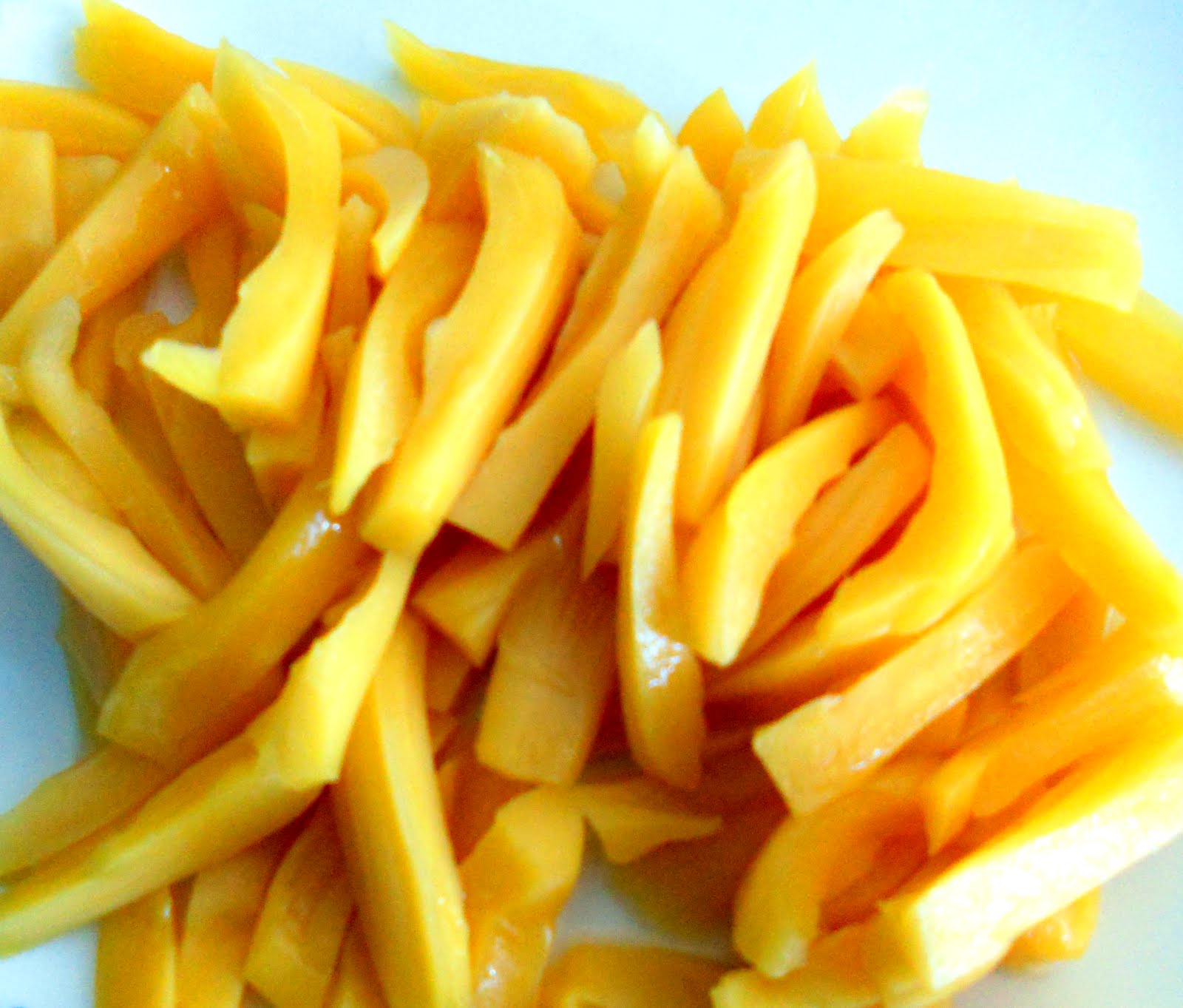 Culinary Treats: Turon {Fried Banana Rolls}