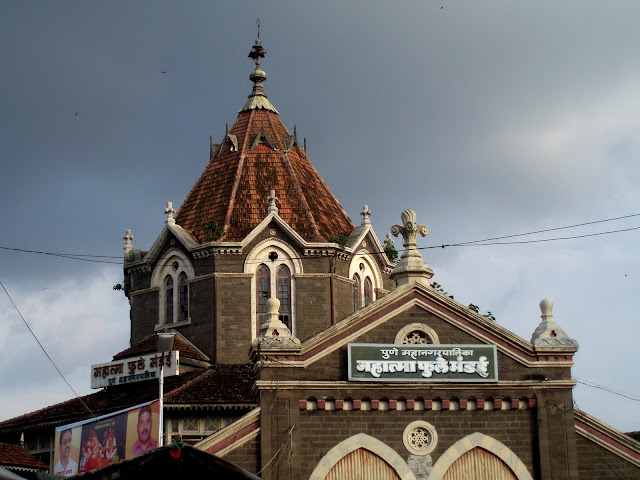 Mahatma Phule Mandai:-