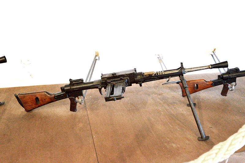 SI VIS PACEM, PARA BELLUM: Il fucile mitragliatore Breda Modello 30
