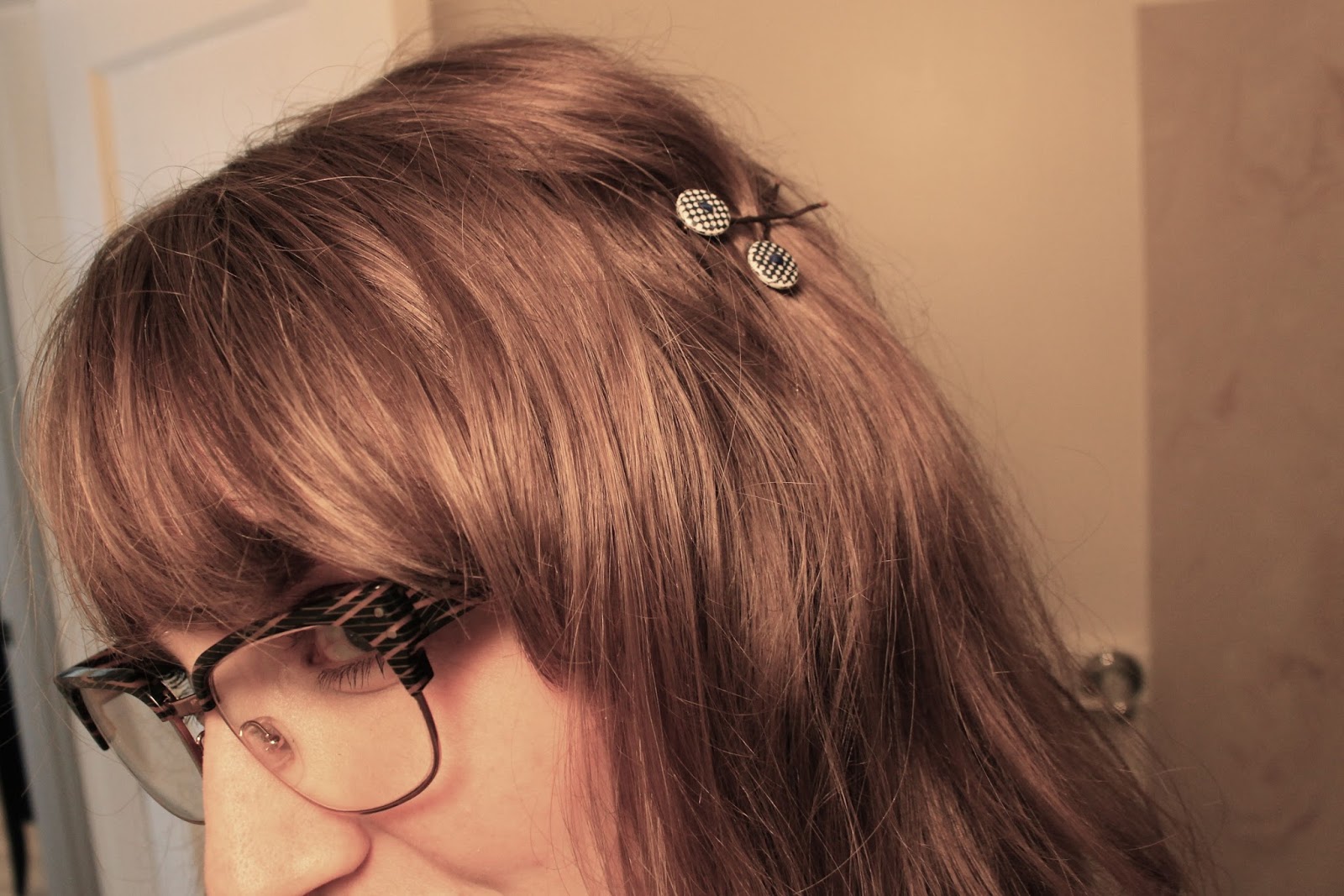 Ladyface Blog: DIY Button Bobby Pins