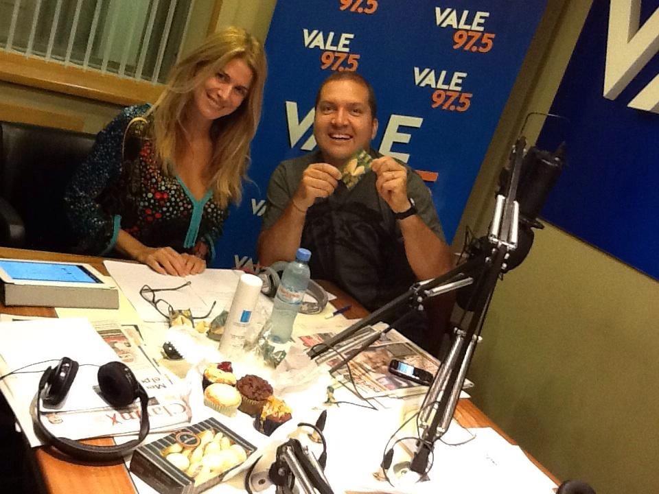 FLAVIA.HOY EN SU PROGRAMA DE RADIO "VALE FLAVIA"