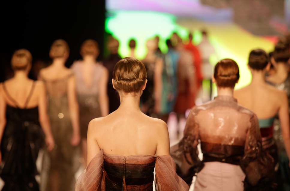 Hair Trend: Sleek buns from the catwalk - Hair Romance