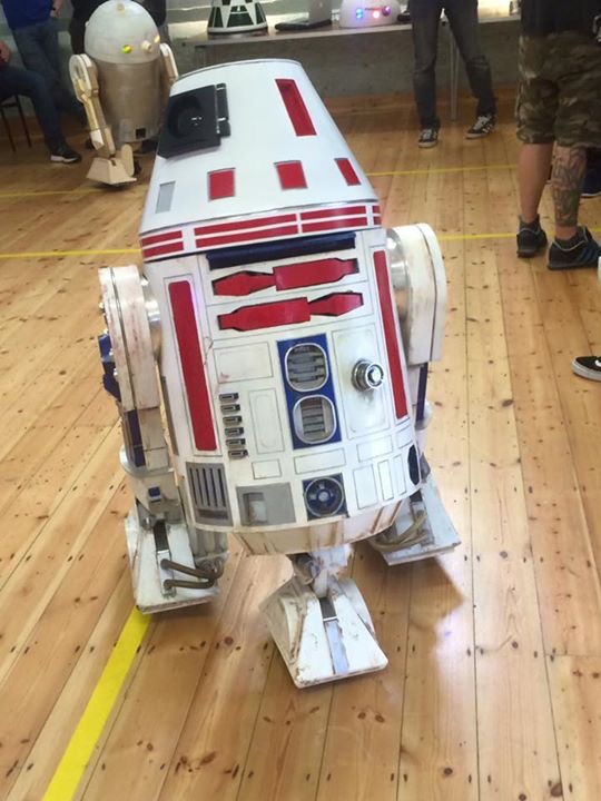 James' R5-D4: R0 Dome - R0-D4 (un-official)