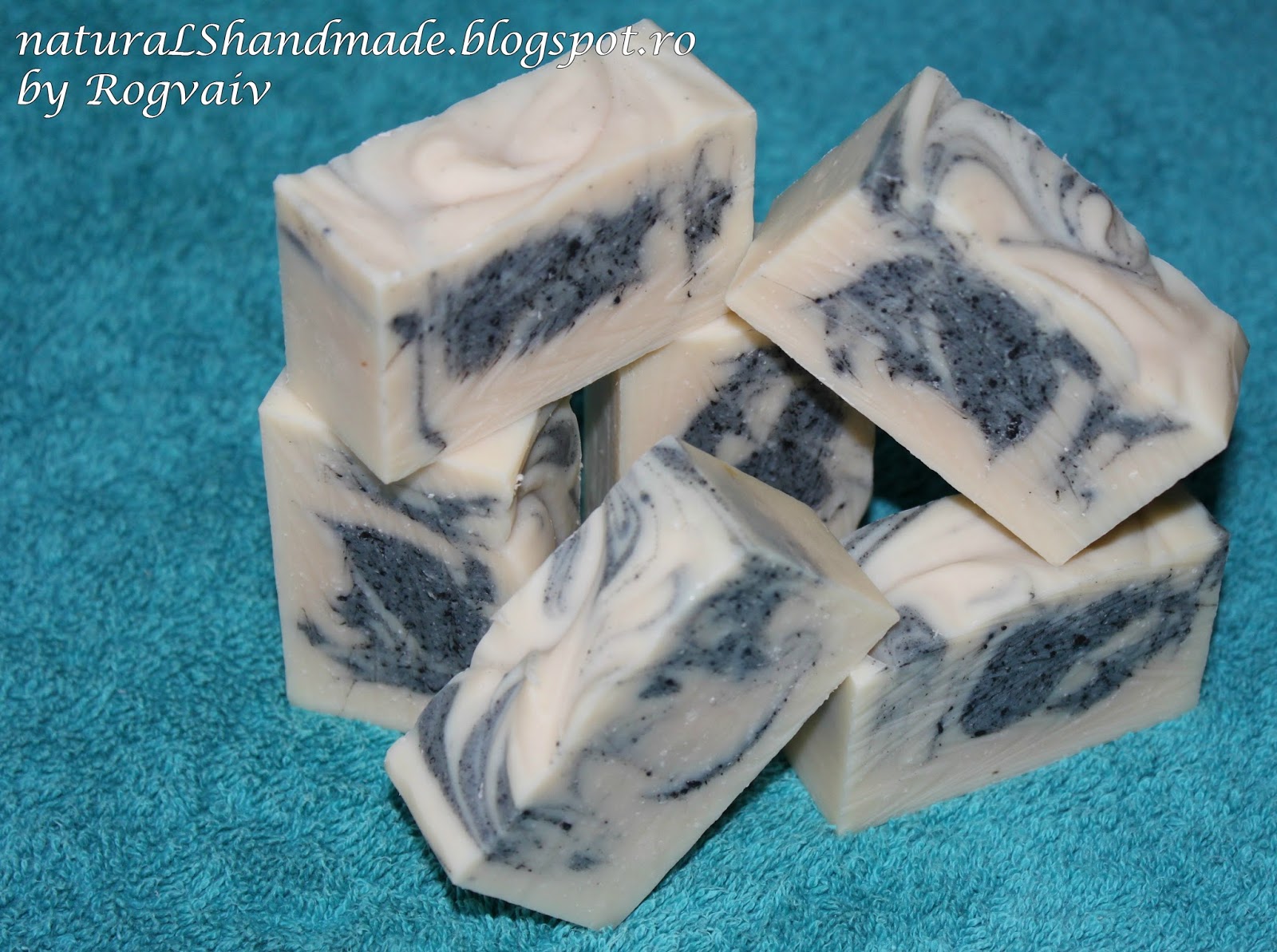NHbyR: S4 - Sapun natural cu Carbune medicinal (vegan)
