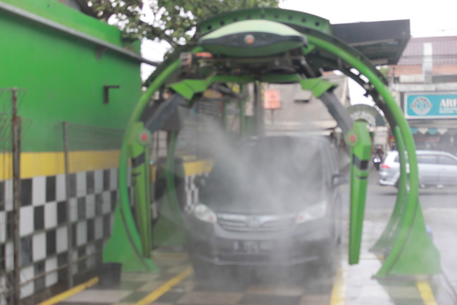 Cuci Mobil Robotik Pertama Di Indonesia: Cuci Mobil Robotik Pertama Di ...