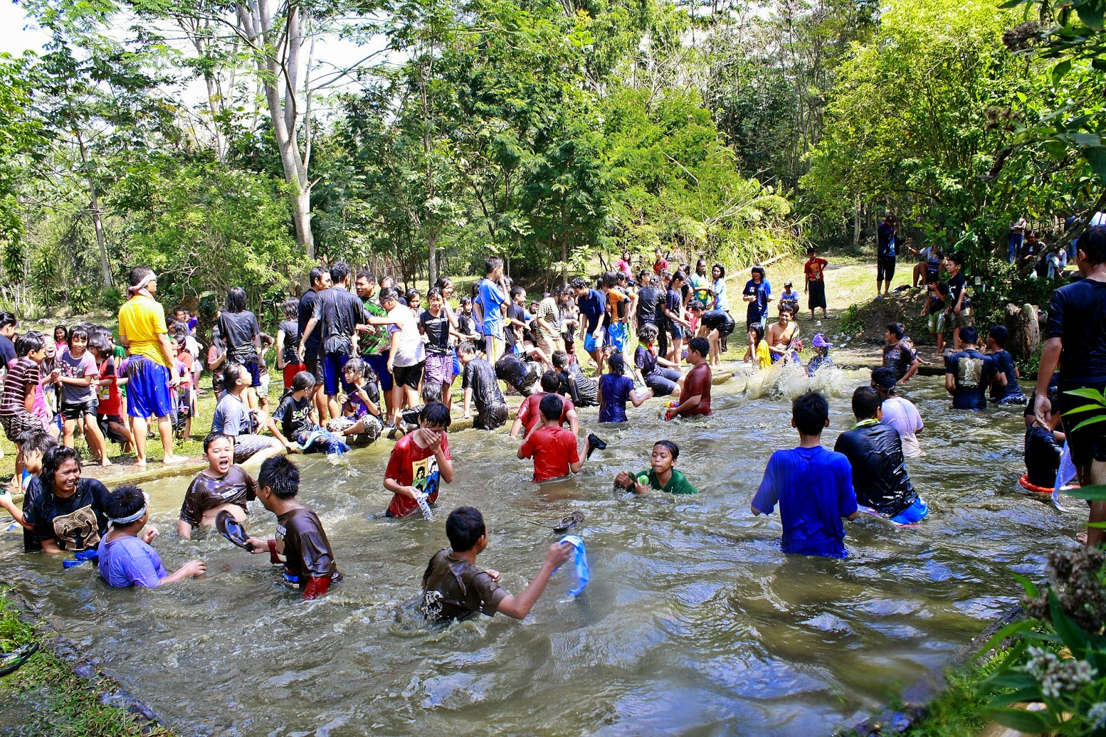 Bumi Perkemahan Wonogondang: Aneka Game