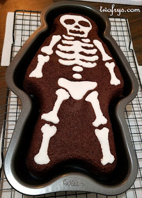 Two Frys: Skeleton Cake